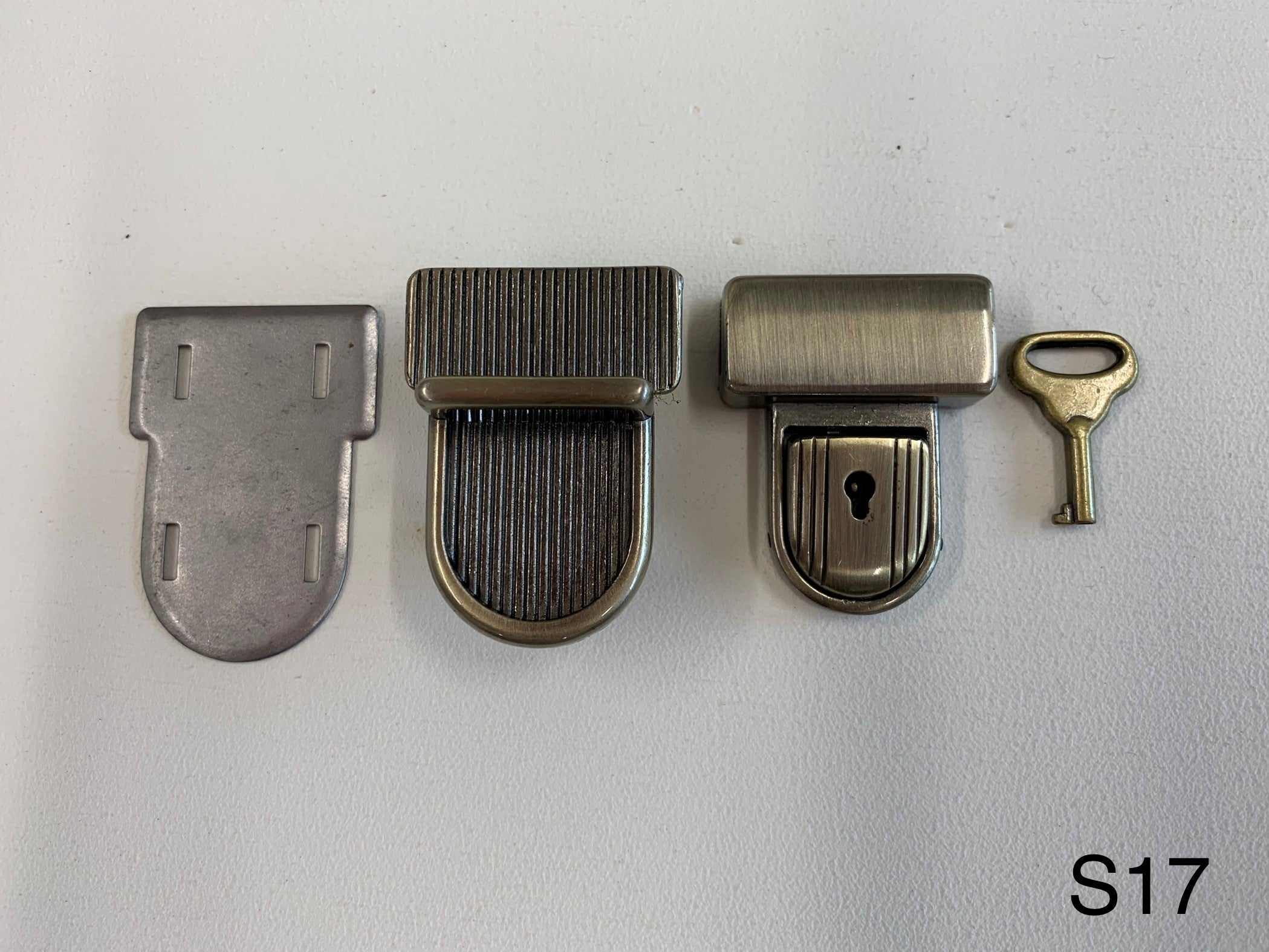 Press Type Bag Catch 35mm – Tansford