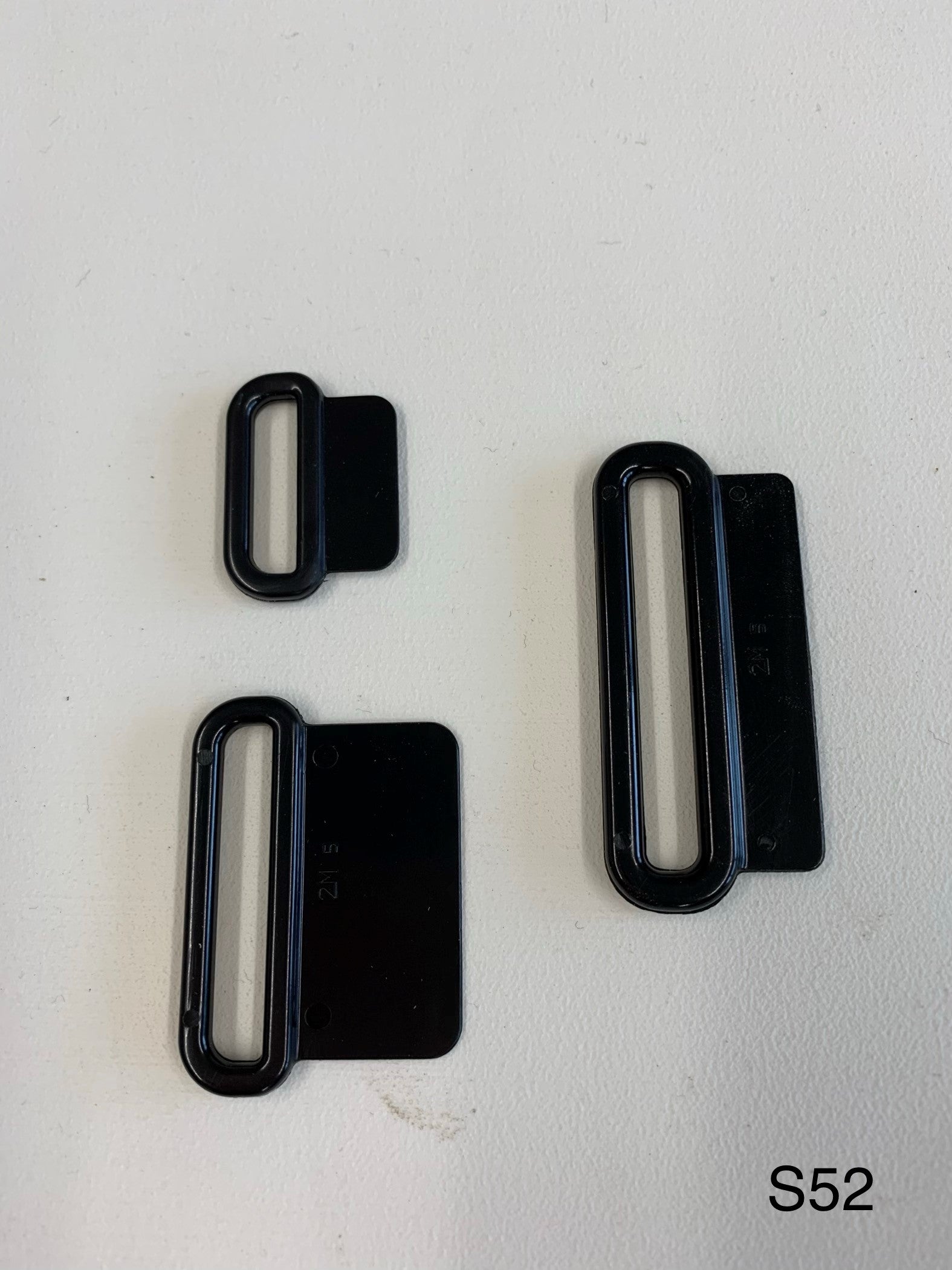 Black Plastic Strap Loops – Tansford